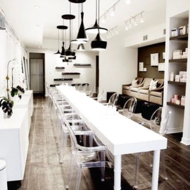 25 Creative Nail Salon Design and Decorating Ideas (with Pictures)